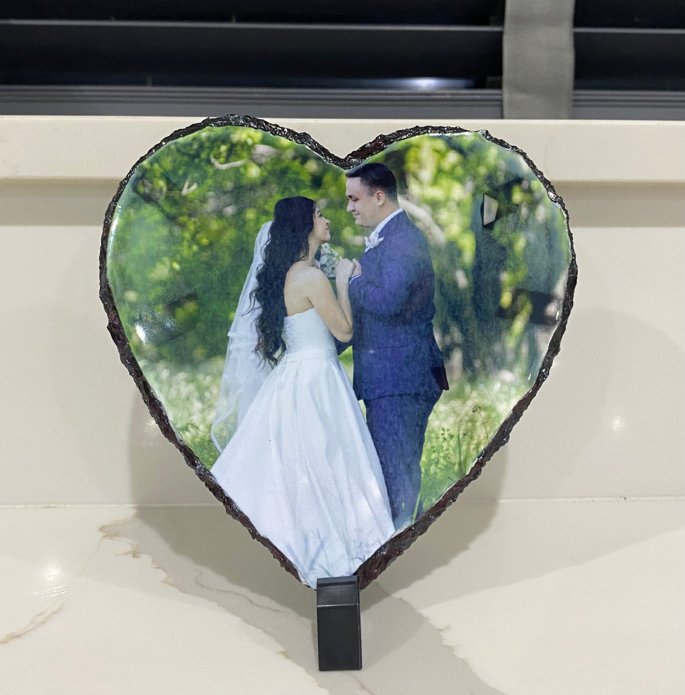 Personalised photo slate heart – Heartland Bespoke Gifts